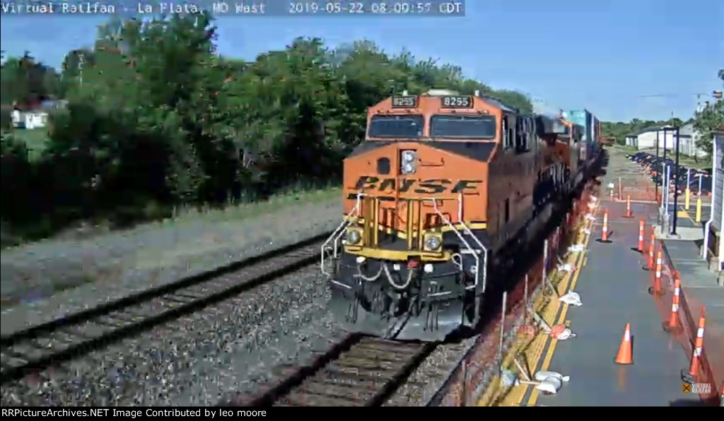 BNSF 8255